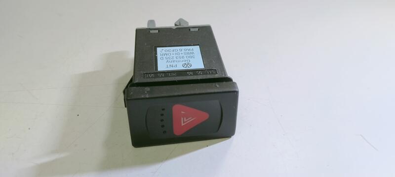 VW PASSAT B5 B5.5 - 三角警示開關 3B0 953 235 D | 露天市集 | 全台最大的網路購物市集