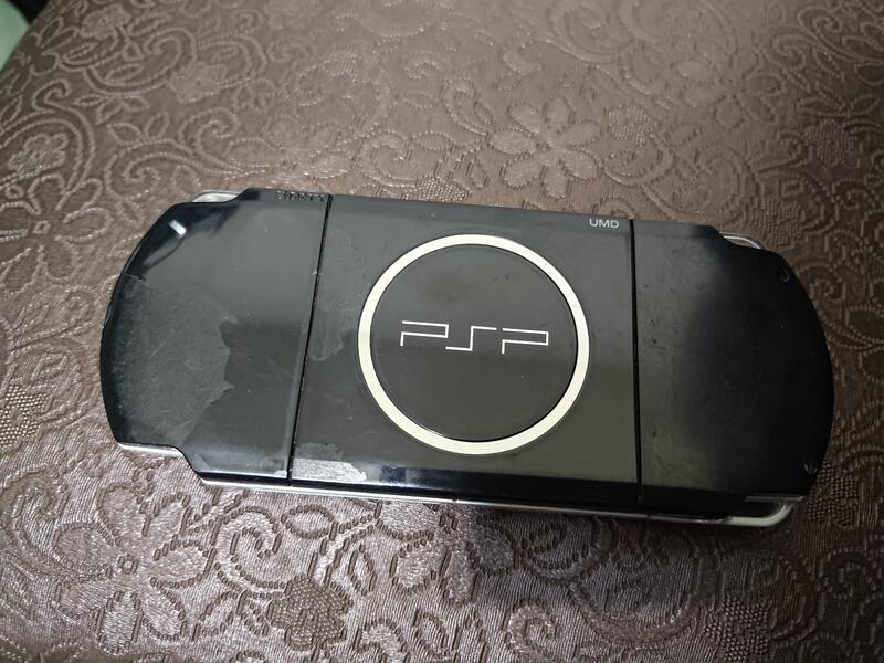 (B16) 二手 PSP-3007 遊戲主機 /有改機/可玩/附8G記憶卡/無電池 | 露天市集 | 全台最大的網路購物市集