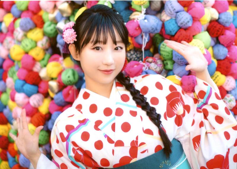 【現貨供應中，附初回海外限定生寫真】表恩智 Eunji Pyo 初寫真集《輪舞曲》 | 露天市集 | 全台最大的網路購物市集