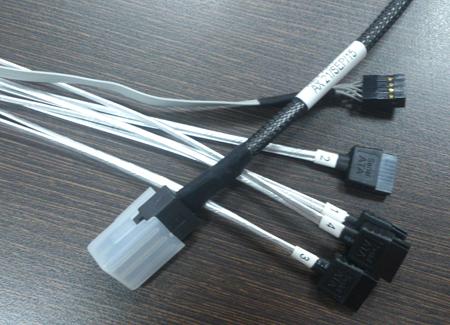 小鈺電腦--1M SFF8087 MiniSAS to SATA x 4 Cable (附SGPIO) | 露天市集 | 全台最大的網路購物市集