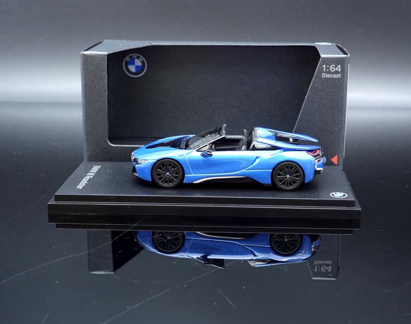 MASH 現貨特價 BMW 原廠 Almost Real 1/64 BMW i8 Blue | 露天市集 | 全台最大的網路購物市集