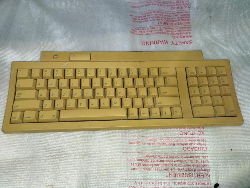 【電腦零件補給站】1990 Apple II Keyboard M0487 ADB Mac 古董鍵盤 無傳輸線 "現貨 | 露天市集 | 全台 ...