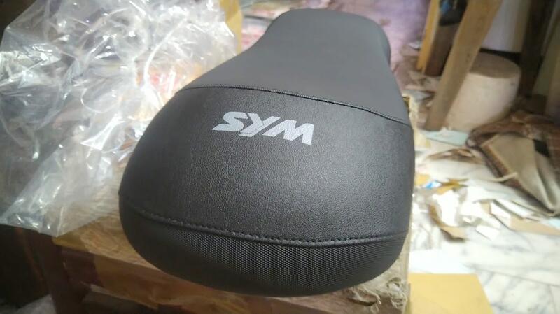 SYM 公司貨，B3T 坐墊仔：野狼傳奇R狼R125/150 三錶狼三環表傳狼傳狼座墊椅墊。參考：舊野狼銀狼白金狼 | 露天市集 | 全台最大的網路購物市集