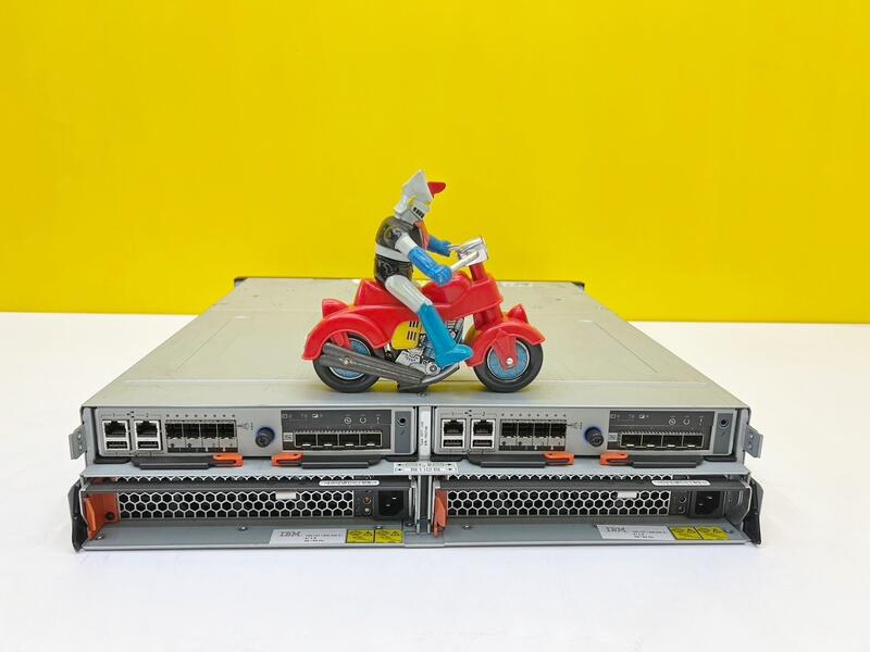 IBM Storwize V5000 Storage Controller x2 Power x2 | 露天市集 | 全台最大的網路購物市集