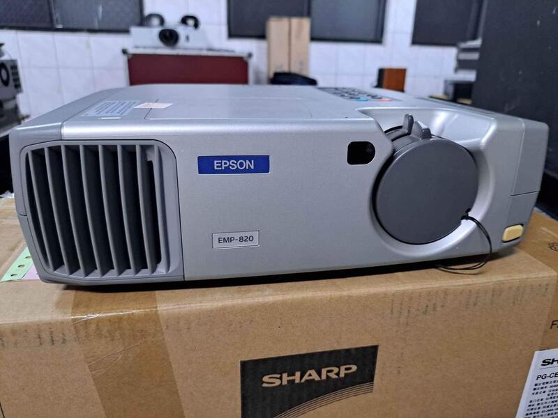 EPSON EMP-820 投影機 電視 電影 影像 2500 ANSI 流明 問題機 | 露天市集 | 全台最大的網路購物市集