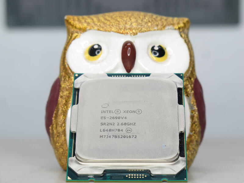正式版 Intel Xeon E5-2690 v4 2.60GHz 14-Core SR2N2 | 露天市集 | 全台最大的網路購物市集