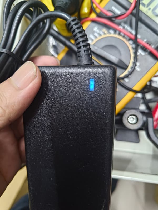(A18) 二手 YU1208 變壓器 /DC 12V 8A /車用點菸器插座 | 露天市集 | 全台最大的網路購物市集
