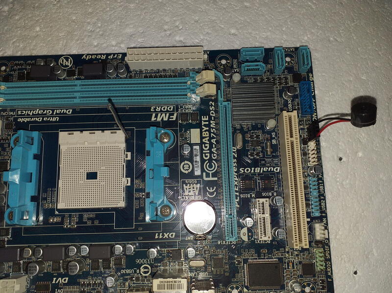 良品-技嘉 GA-A75M-DS2,.BIOS新.電池新,保40天.FM1腳位. | 露天市集 | 全台最大的網路購物市集