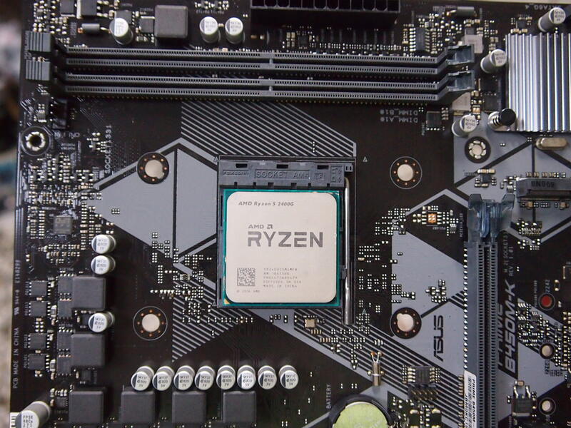 AM4腳位 AMD Ryzen R5-2400G (RX Vega 11 Graphics) | 露天市集 | 全台最大的網路購物市集