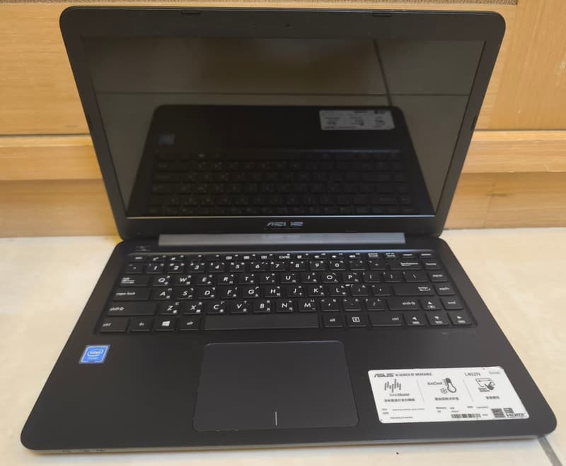 中古-ASUS- L402N _14 吋筆電(功能正常/缺點:無變壓器.蓄電不如新品.外觀使用痕機及刮傷) | 露天市集 | 全台最大的網路購物市集