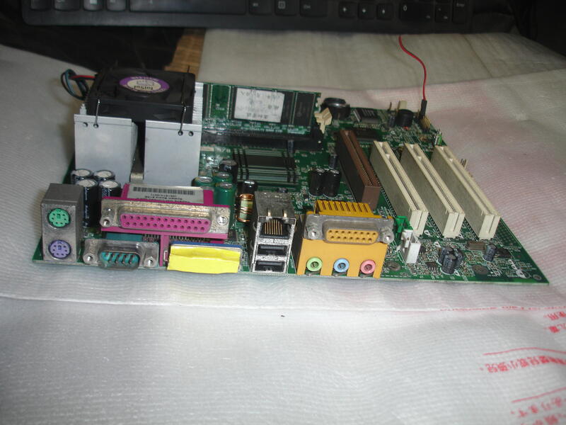 Compaq EVO D300V 815E主機板 251614-001 露天二手3C大賣場 品號85348 | 露天市集 | 全台最大的網路購物市集