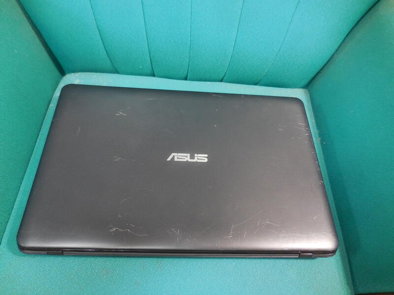 ASUS X751M 17吋大螢幕 四核心 8G/全新240G SSD 獨顯 | 露天市集 | 全台最大的網路購物市集