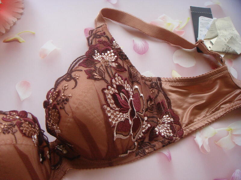 2色🎉華歌爾 莎露 內衣💖32B/70B,32D/70D 華麗系列 刺繡蕾絲 包覆 美胸SB4403 | 露天市集 | 全台最大的網路購物市集
