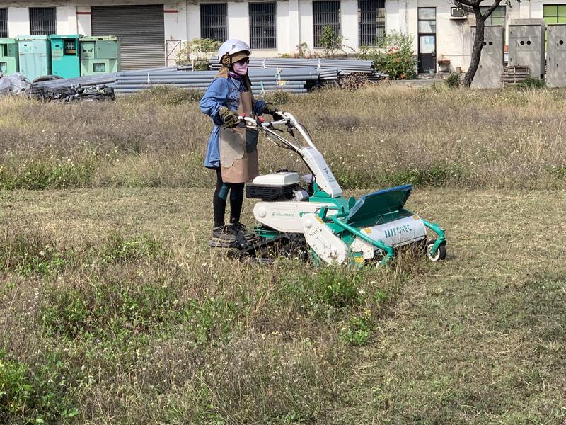 全新進口日本進口OREC履帶錘刀自走式割草機HRC-805(三菱10馬引擎)果園及專業割草(HONDA台南門市實品) | 露天市集 | 全台最大的網路購物市集