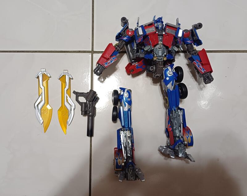 瑕疵補件殺肉品 變形金剛電影版 MPM-4 大師傑作 柯博文 OPTIMUS PRIME | 露天市集 | 全台最大的網路購物市集
