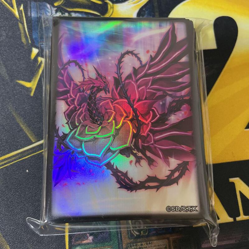 【LCA卡牌】遊戲王 限定卡套 LIOV-JP035 血薔薇龍 100枚入 (全新未拆) 日版 63*90mm | 露天市集 | 全台最大的網路購物市集