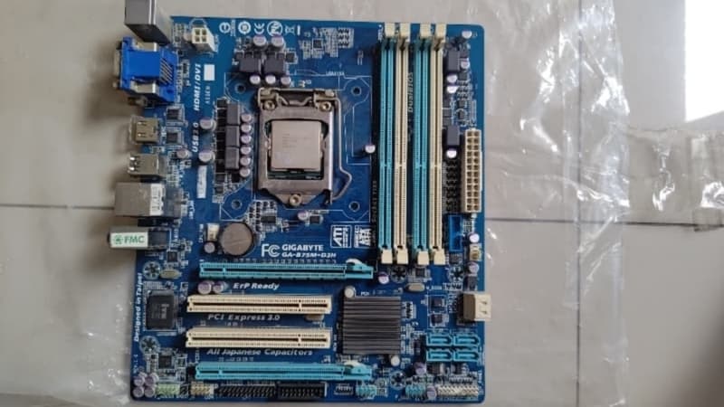 技嘉 GA-B75M-D3H 主機板 Intel 1155 腳位 附檔板 及測試用CPU | 露天市集 | 全台最大的網路購物市集