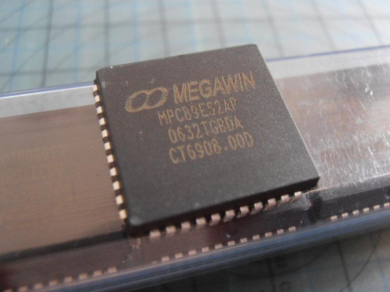 MPC89E52AP 8-bit micro-controller PLCC44 MEGAWIN | 露天市集 | 全台最大的網路購物市集
