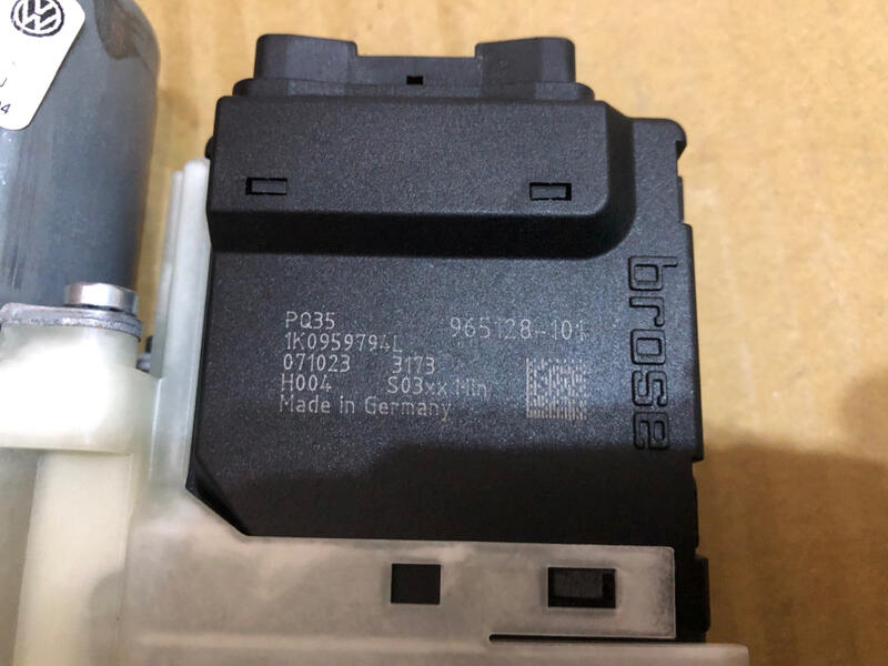 大坡很遠 VW Passat B6 B7 08-14 右後門升降機馬達1K0959794L,1K0959704AB RR | 露天市集 | 全 ...