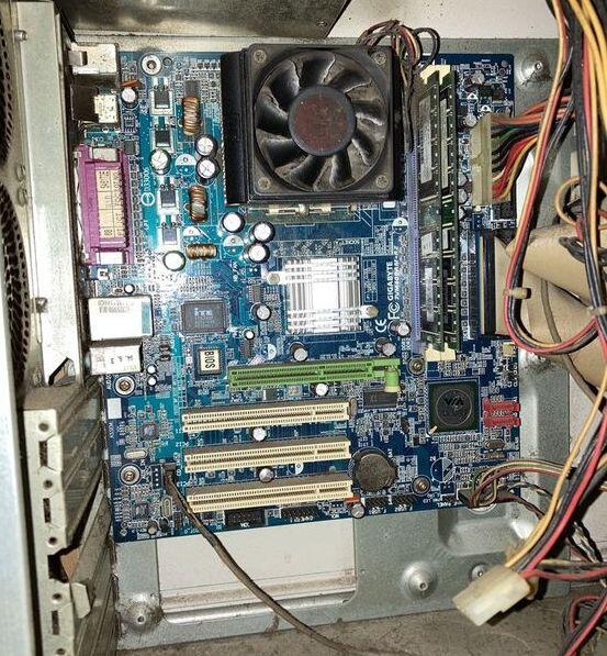 正常主機板1組含cpu ram s462 7VM400A-RZ | 露天市集 | 全台最大的網路購物市集