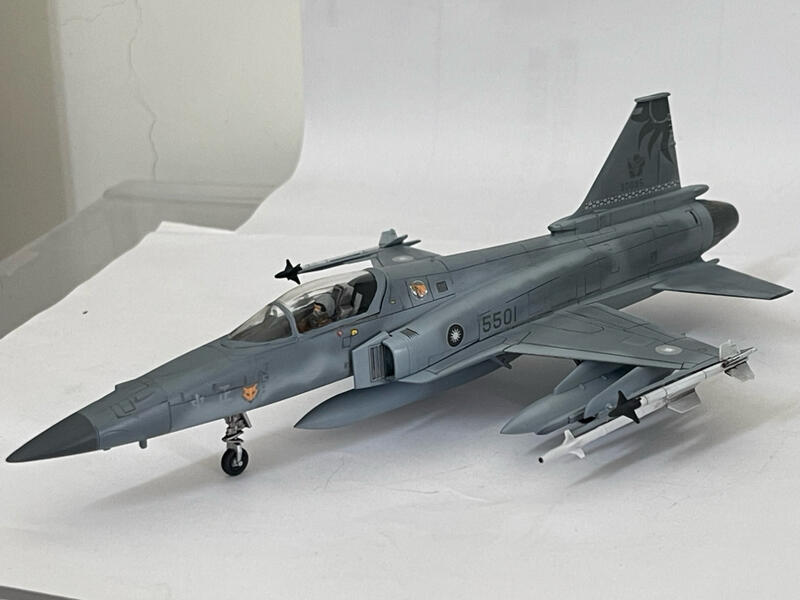 1/72 中華民國🇹🇼空軍 F20 (F5G)戰鬥機 （含飛行員）What if 系列 | 露天市集 | 全台最大的網路購物市集