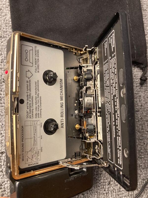 【千代】aiwa愛華磁帶機隨身聽HS-JX959，成色看圖，正面被皮 | 露天市集 | 全台最大的網路購物市集