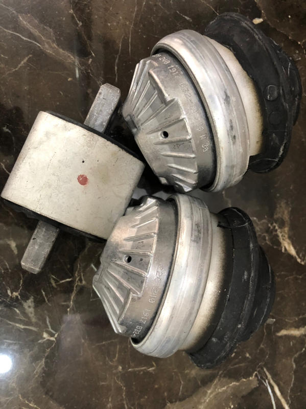 專業雙B零件專賣店賣場 BENZ 2022403617 引擎腳加變速箱腳W211/W210/W203/4缸/6缸 | 露天市集 | 全台最大的 ...