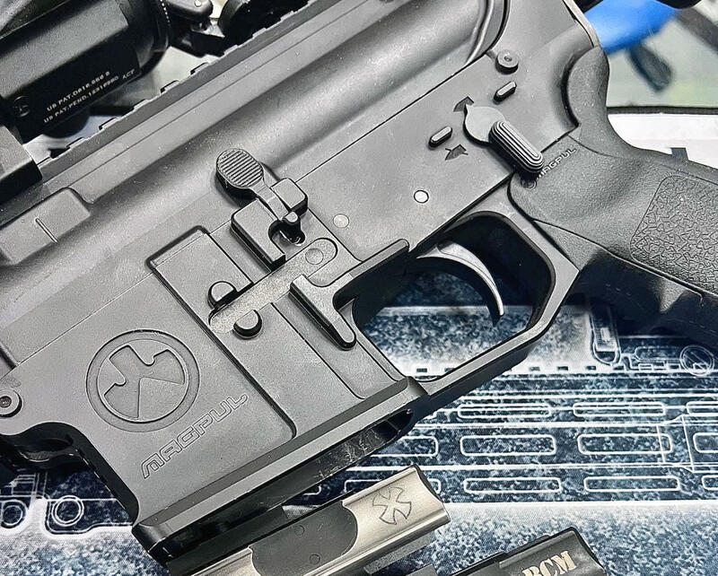 TaipeiRefit 客製化 MAGPUL URX II MWS 全組裝 成槍 MARUI GBB AR15 KAC | 露天市集 | 全台 ...