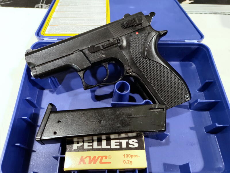 二手寄賣 9成新 KWC S&W 6904 早期警用 90制式手槍 瓦斯槍 滑套不可動 直壓槍 1槍1匣 | 露天市集 | 全台最大的網路購物市集