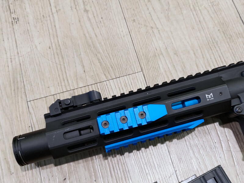 二手寄賣 近全新 RAVEN-ORE-SLASHER-BU 6MM 藍黑 電動槍 1槍2匣 含電池.充電器 | 露天市集 | 全台最大的網路購物市集