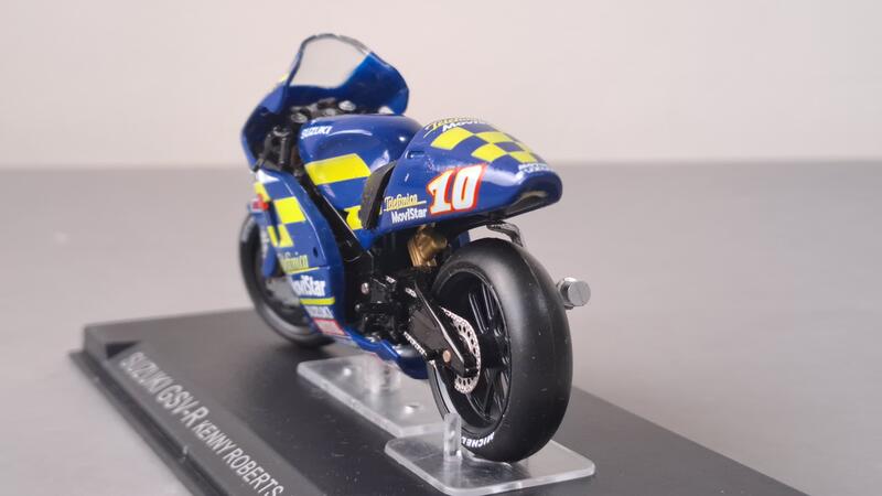 [中古良品] 1/18 SUZUKI GSV-R Kenny Roberts JR.2002 金屬模型 | 露天市集 | 全台最大的網路購物市集