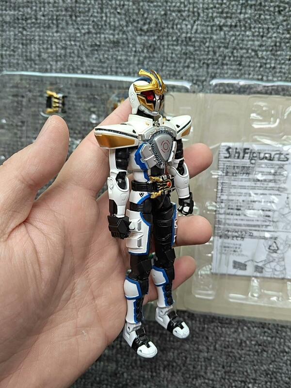 免運 萬代 SHF ixa 烈騎 1.0 日版 盒說全 少了個手型 成色如圖 自辨1.0老物默認戰損 盒子不好 拍前注意 | 露天市集 | 全 ...