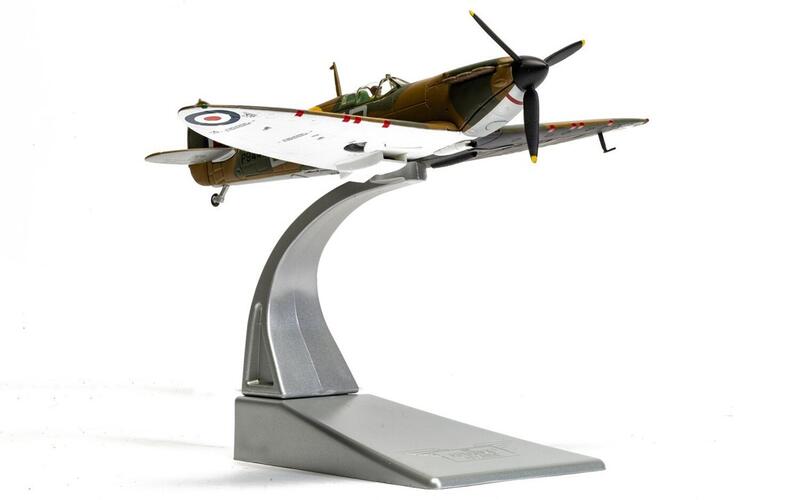 《IHL 預購》Corgi 25/12月 1:72 皇家空軍 Spitfre 噴火式戰鬥機 "無腳王牌" AA39216 | 露天市集 | 全 ...